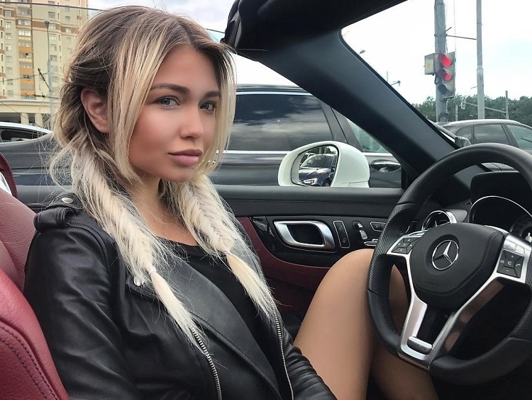 Meet the Russian women studying to be golddiggers. – The Confessor